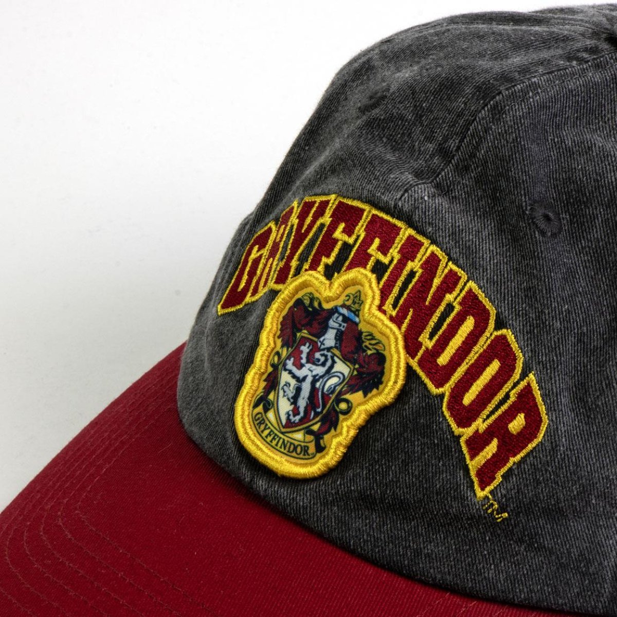 Kjøp Harry Potter® Gryffindor Caps Online - Nå kun 199 - Temashop.no