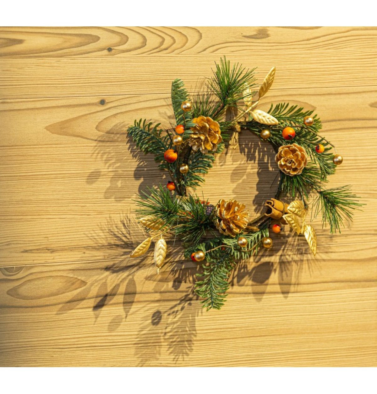 Kjøp Julekrans med Kongler Grønn og Gull Online - Nå kun 199 - Temashop.no